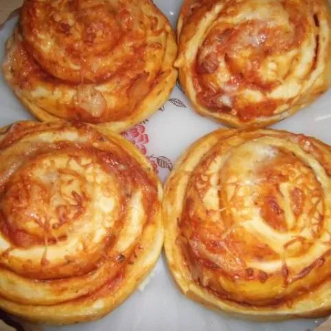 Pizzás csiga V. Recept képpel | Mindmegette.hu