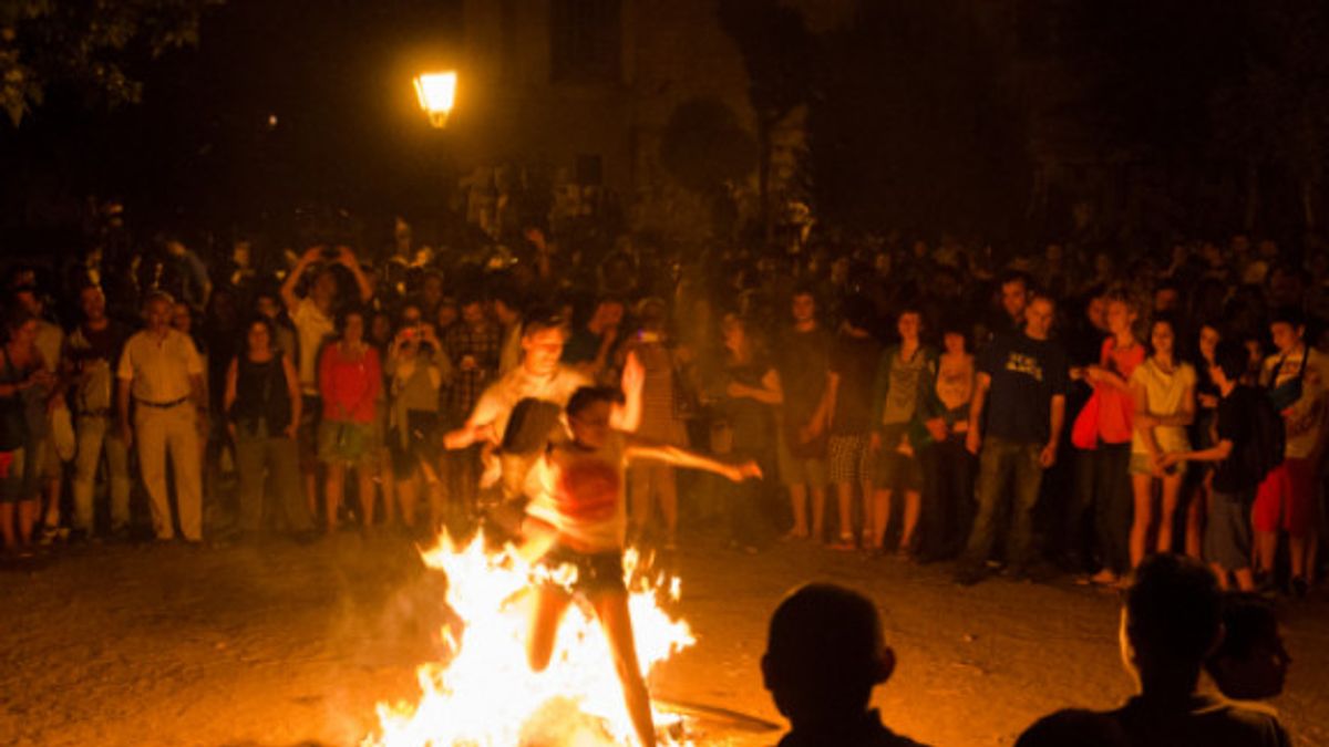 Szentiván-éji szokások itthon és a nagyvilágban | Mindmegette.hu