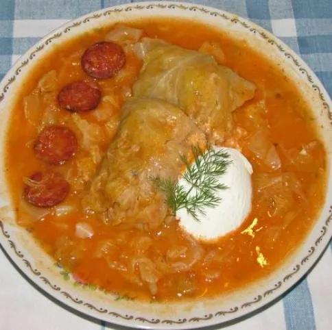 Szárma (töltött káposzta) kovászolt káposztával Recept képpel ...