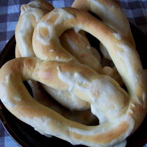 Nagy és puha perec Recept képpel | Mindmegette.hu