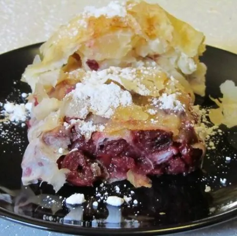 Meggyes rétes egyszerűen Recept képpel | Mindmegette.hu
