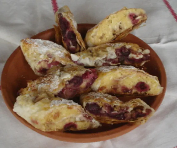 Meggyes-túrós rétes Recept képpel | Mindmegette.hu