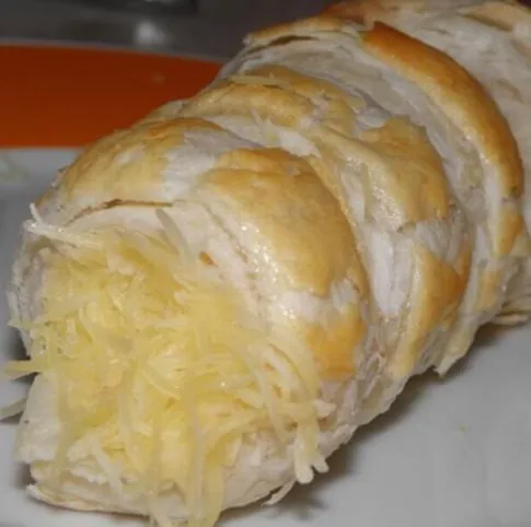 Sajtos roló főzött sajtkrémmel Recept képpel | Mindmegette.hu