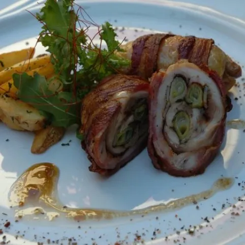 Fűszeres göngyölt csirkecomb Recept képpel | Mindmegette.hu