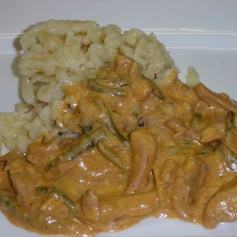 Bakonyi csirkemell gombával és ceruzababbal Recept képpel | Mindmegette.hu