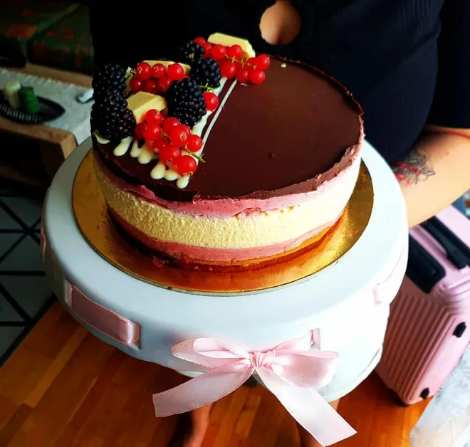 Fehércsoki-málna mousse torta Recept képpel | Mindmegette.hu