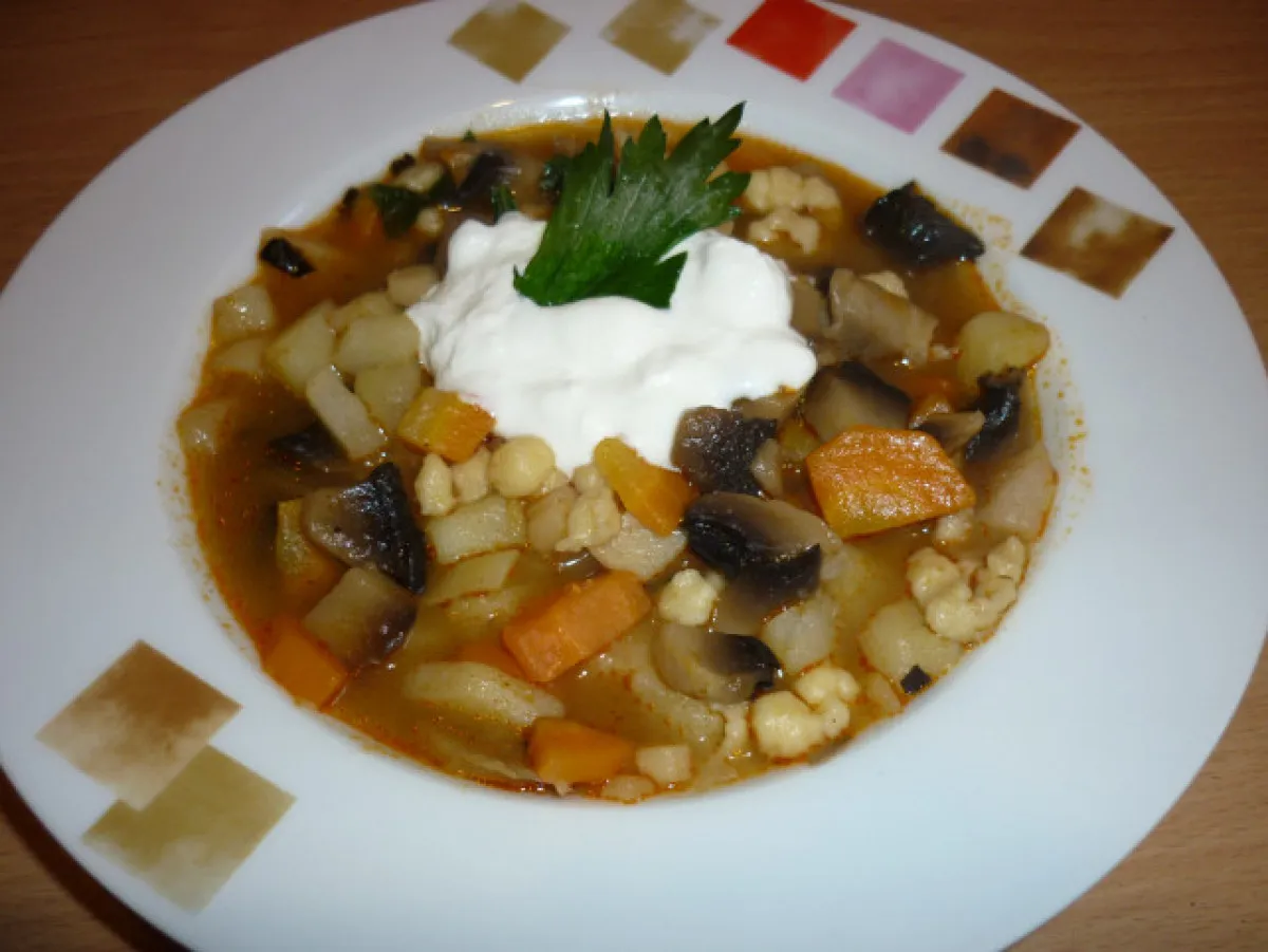 Gombaleves galuskával recept | Mindmegette.hu