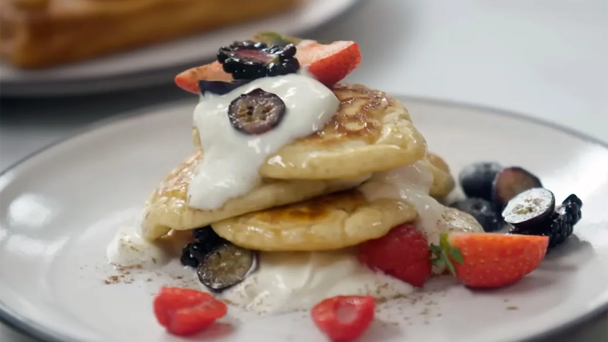 Jamie Oliver 3 az 1-ben palacsintareceptje | Mindmegette.hu