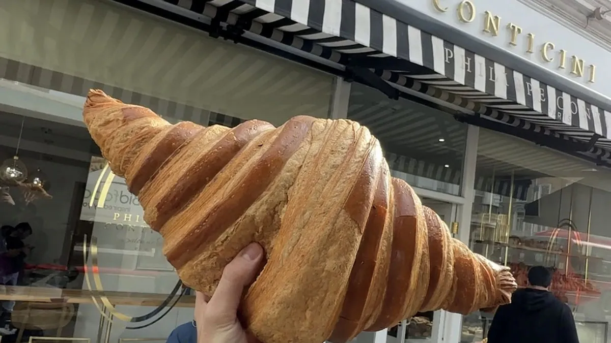 Szerinted hány kilót nyom ez a croissant? | Mindmegette.hu