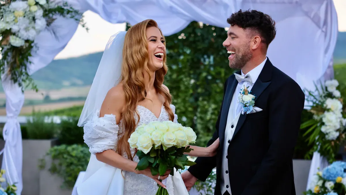 Krausz Gábor és Mikes Anna ma összeházasodtak: íme az első fotók ...